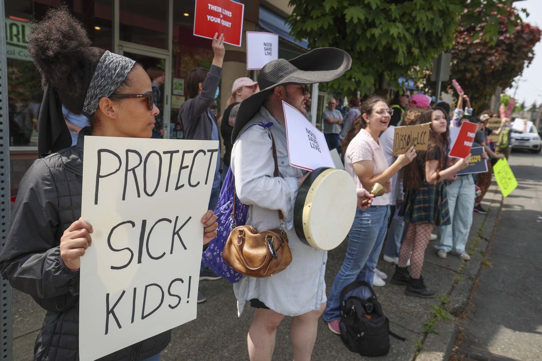 Noisy protest calls out limits on airlifts to Seattle Children’s ...