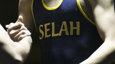 Four champions lead Selah wrestling to team title at Davis Invitational ...