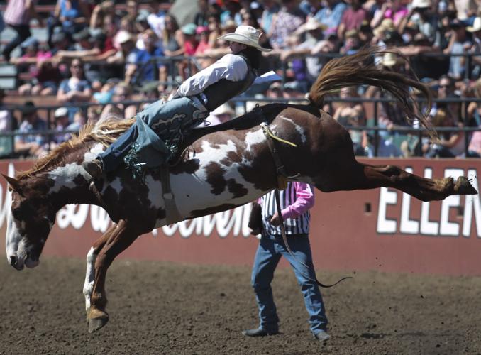 Scenes from the Ellensburg Rodeo | Sports Photos | yakimaherald.com