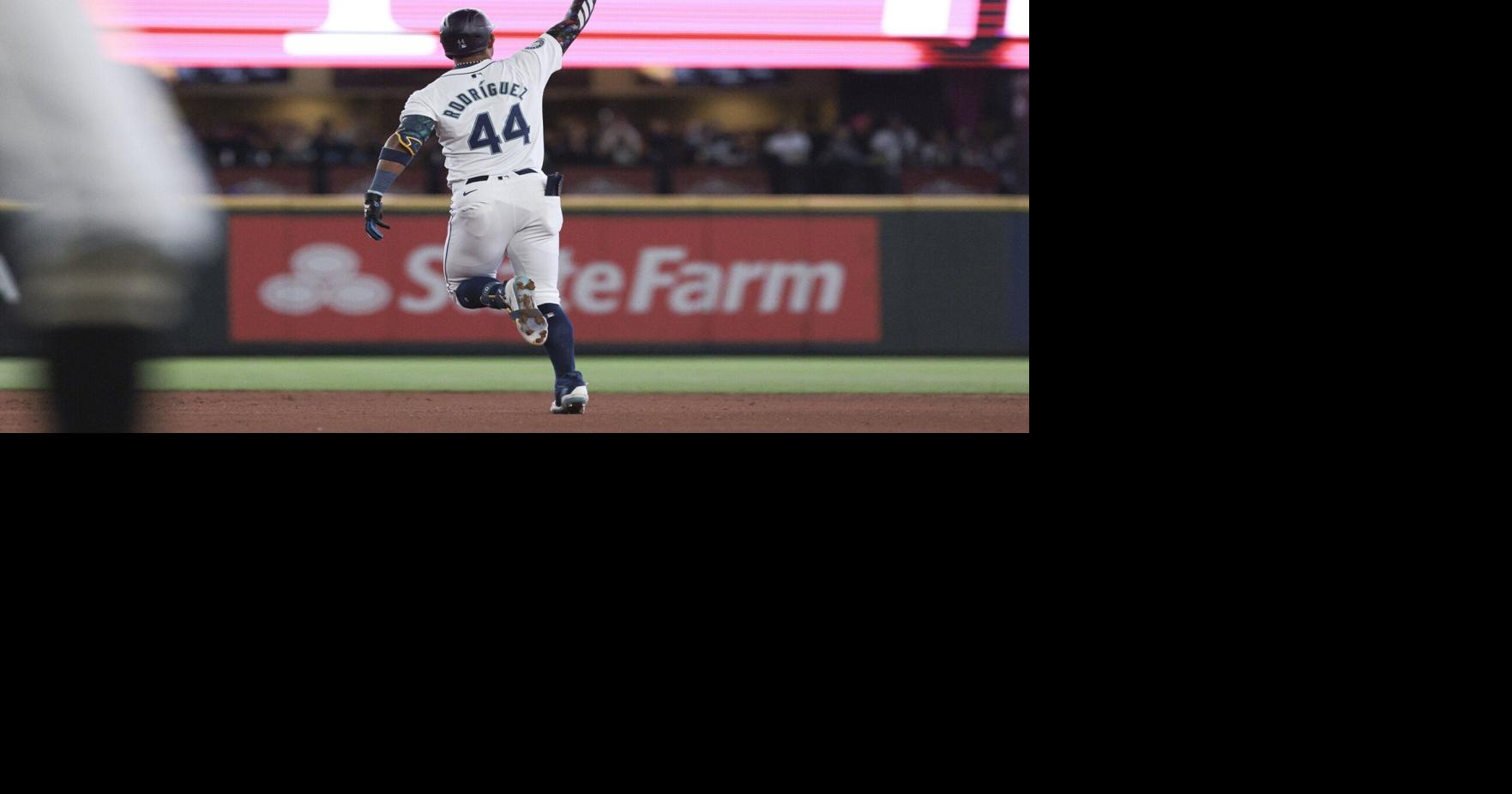 Mariners race to big lead, hold on for 7-5 victory over Rangers ...