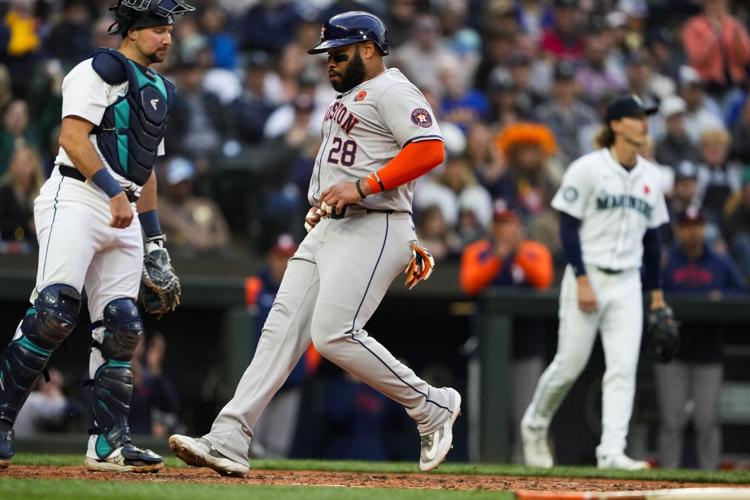 Mariners make early runs stand up, open homestand with tight win over ...