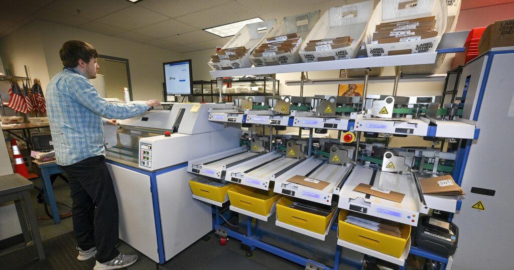 Oregon not required to give feds voter data, judge rules | Northwest ...