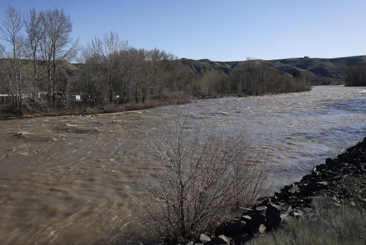 Minor flooding predicted to continue through late Sunday morning for Naches River at Naches ...