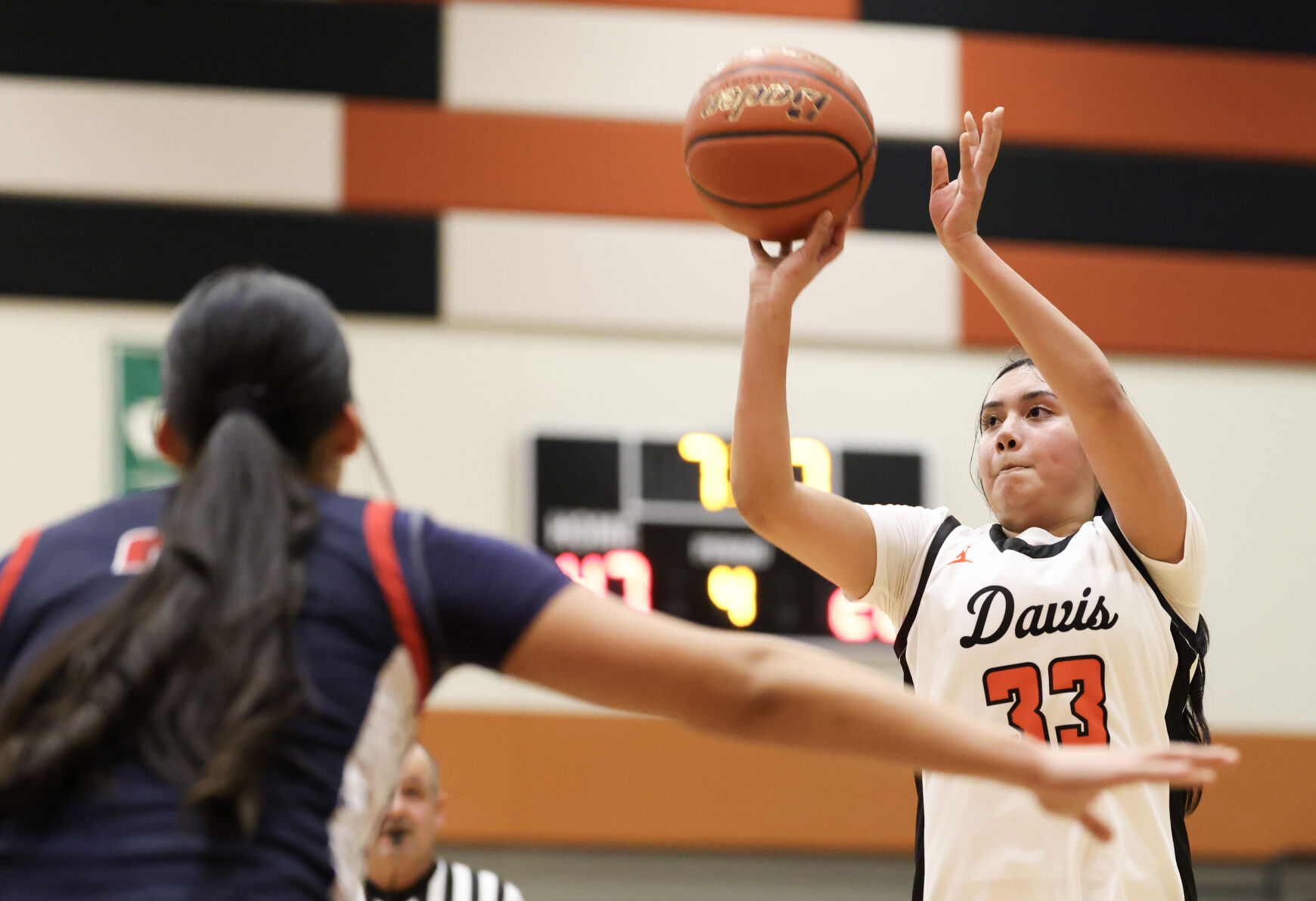 Prep roundup: Davis girls fall at buzzer to defending Oregon state ...