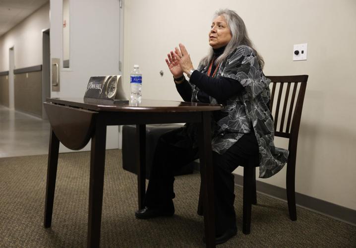 Historian Zonnie Gorman shares story of Navajo code talkers at Yakima ...