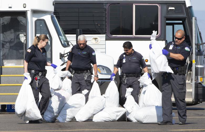 Who is ICE arresting and deporting? The answers aren't clear | Local ...
