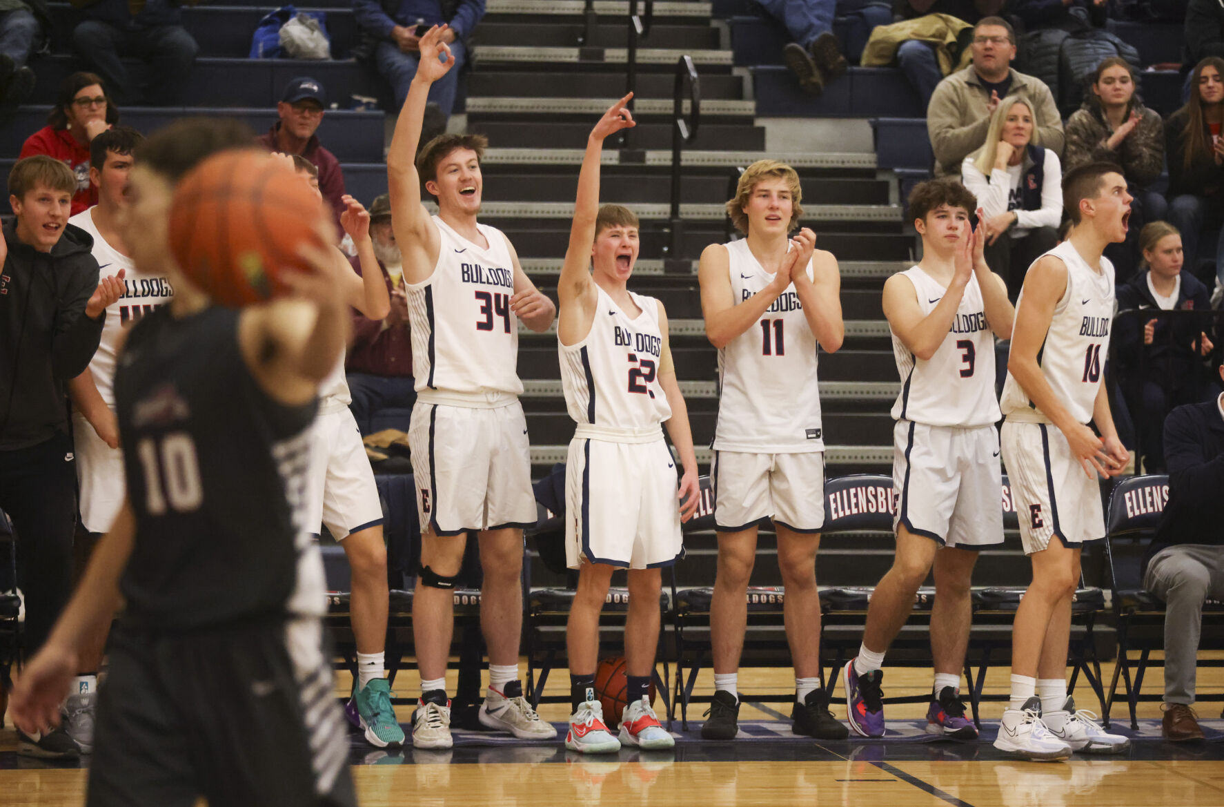 Big third quarter propels Ellensburg past Grandview | Sports ...