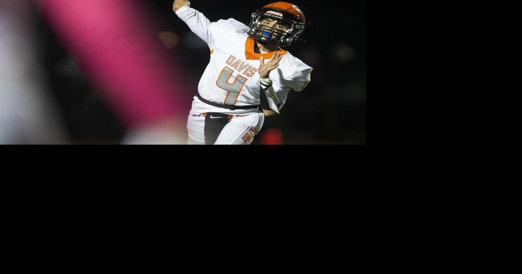 Jason Chavez makes plays through air, on ground as Davis beats ...