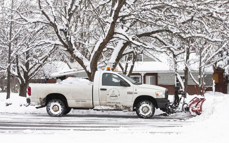 Snow removal kicks into overdrive as Yakima faces brunt of storm ...