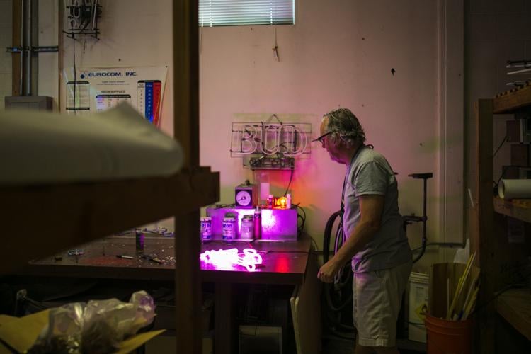 PHOTOS: Yakima neon artist | News Photos | yakimaherald.com