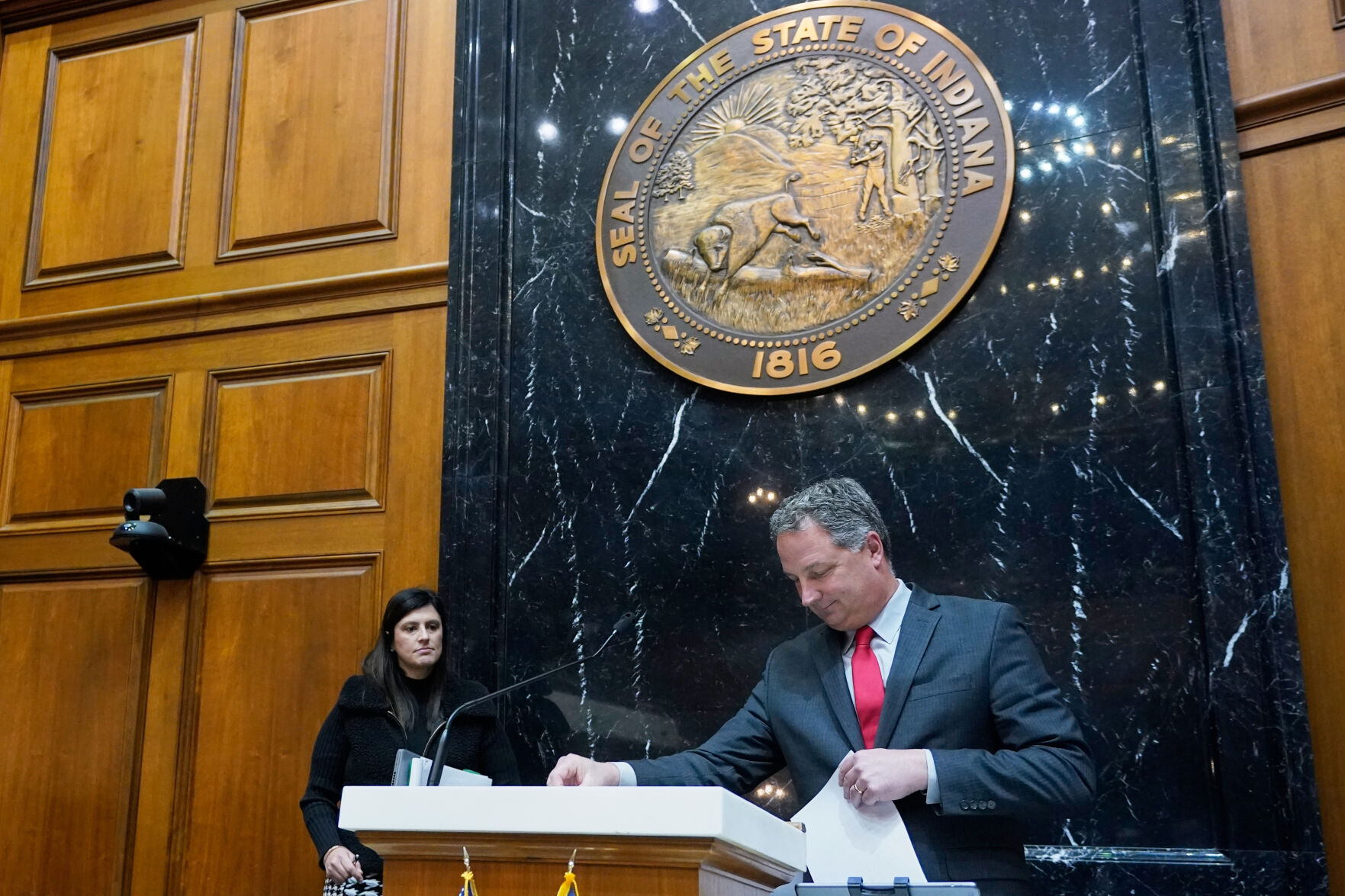 Indiana lawmakers in state House to convene session with redistricting ...