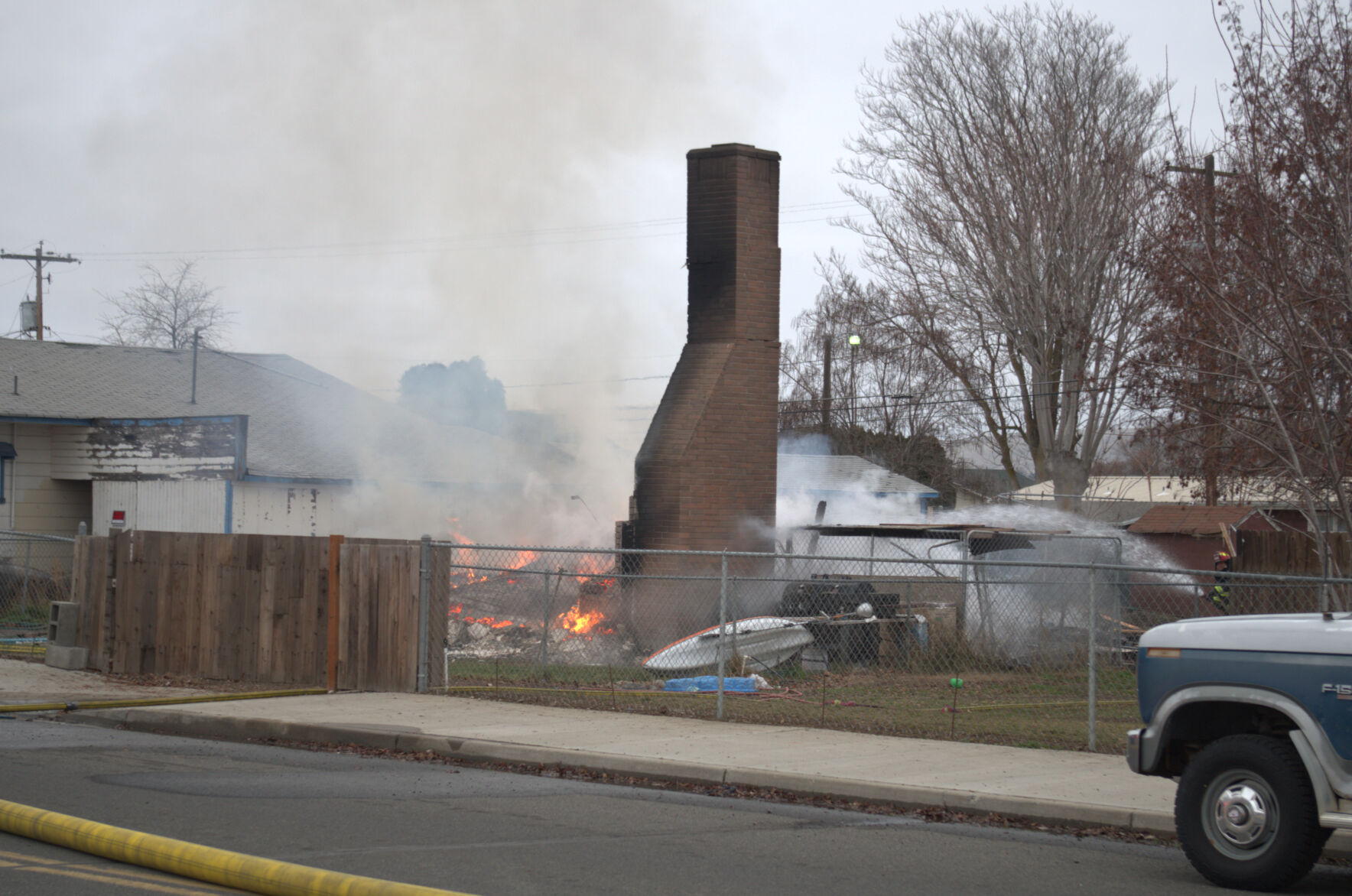 Fire destroys house in Moxee; area evacuated because of gas leak ...