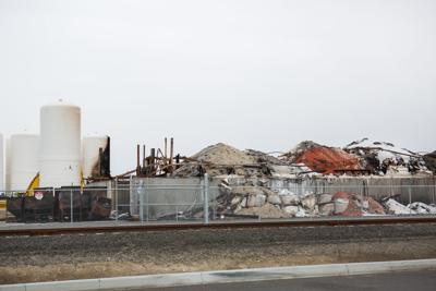 Private contractor hired for cleanup after fire at Sunnyside fertilizer ...