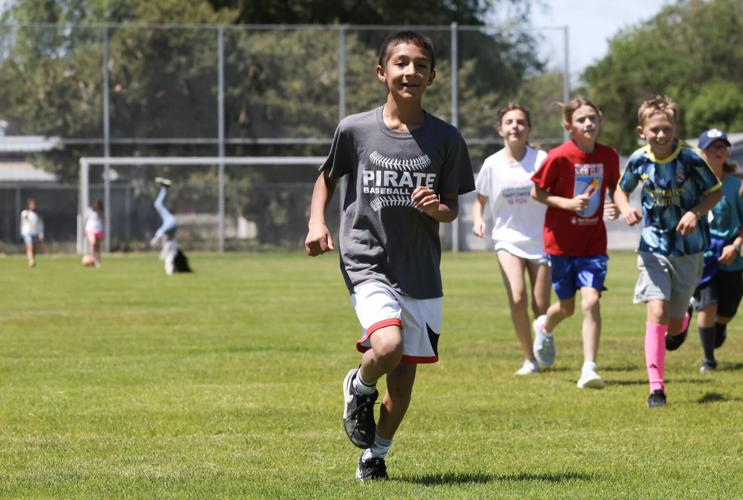 Students at West Valley elementary reach big goals with mileage club ...