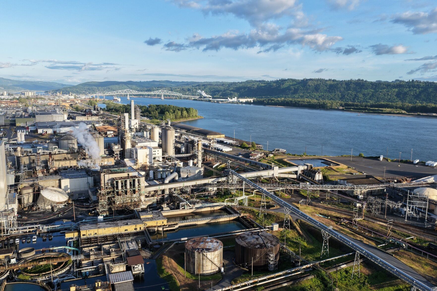 Columbia River contaminated by Longview mill chemical implosion ...