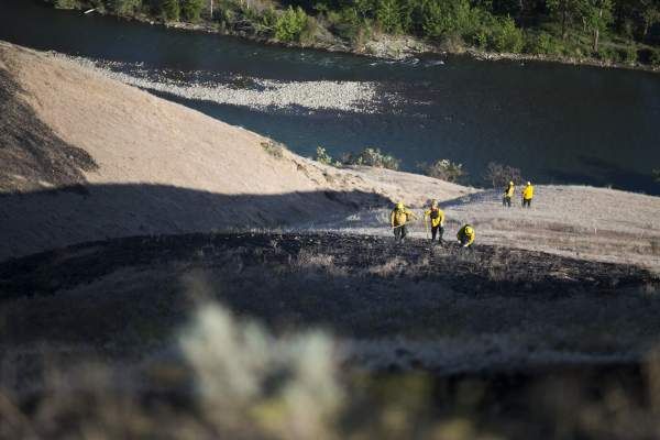 Selah Ridge brush fire contained | Local | yakimaherald.com