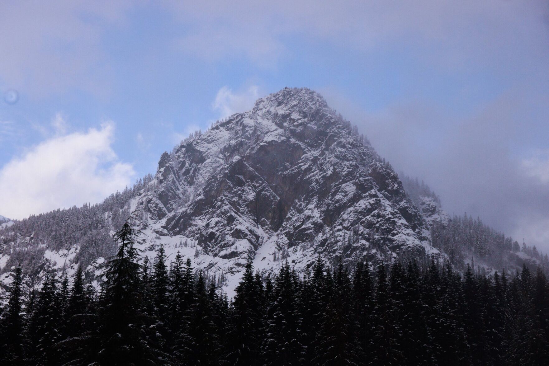 More snow expected in mountains; State Route 10 closed near Cle Elum ...