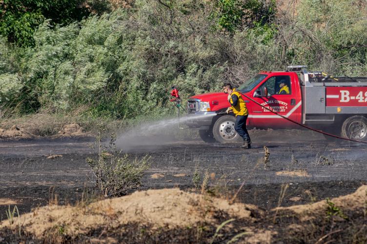 Lawn mower sparks wildfire that prompts evacuations in East Valley ...