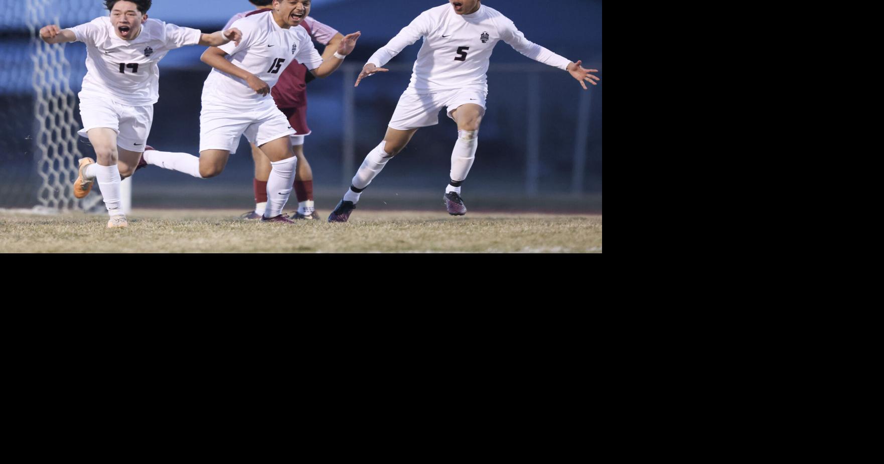 Toppenish boys soccer beats Wapato in shootout for state bid | College ...
