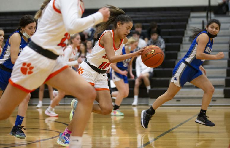 PHOTOS: Zillah hosts Kiona-Benton in first round of district playoffs ...