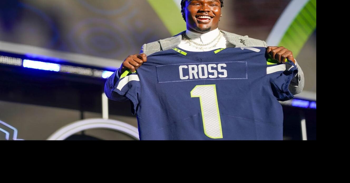Seahawks draft offensive tackle Charles Cross with the No. 9 pick ...