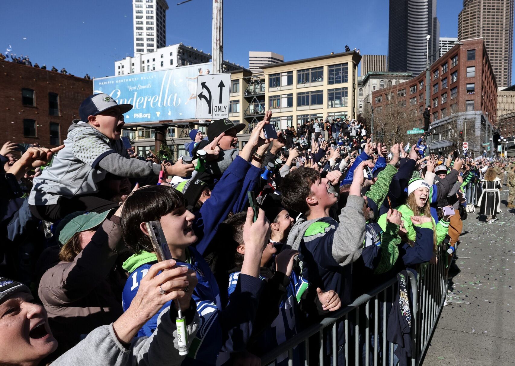 12K Seattle students (and some teachers) skip class amid Seahawks ...