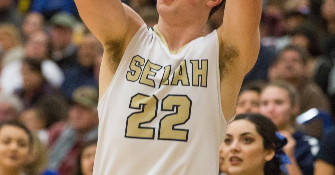 High-scoring trio lifts Selah boys basketball to win, into 2A ...