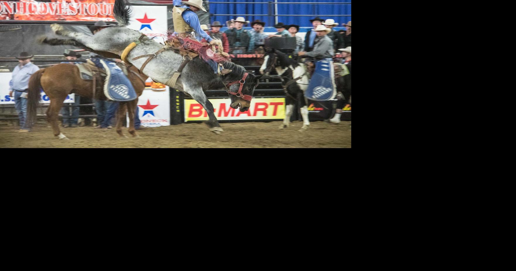 Social Scene: Hell on Hooves Rough Stock rodeo | | yakimaherald.com