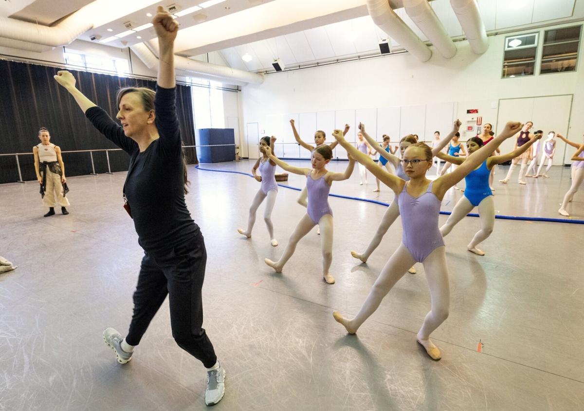 At PNB, lauded choreographer creates world premiere ballet for students ...