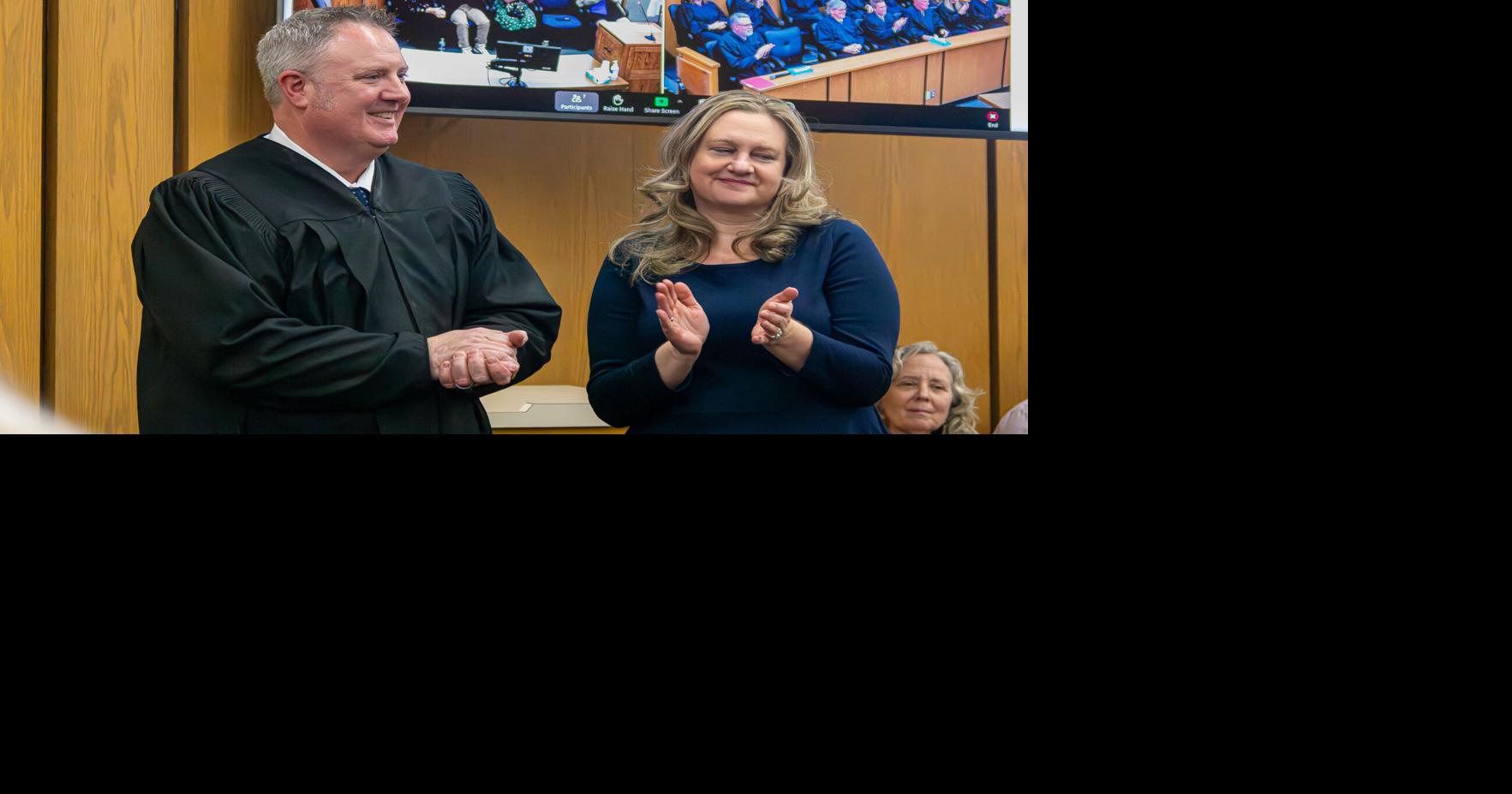 New Yakima judge Shane Silverthorn ceremonially dons robes | Crime And Courts | yakimaherald.com