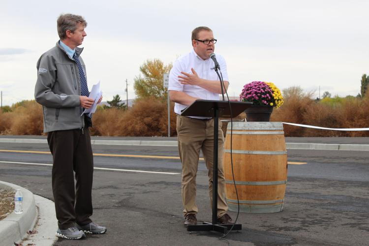 Officials say new Zillah road will lead to new homes and commercial ...