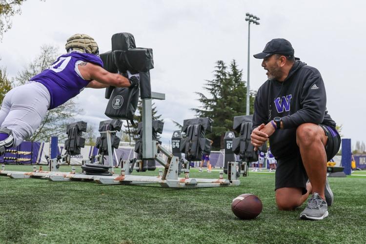Sebastian Valdez, Zach Durfee have UW defensive line ‘headed in the ...