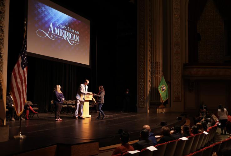 Residents become new U.S. citizens at Yakima ceremony | Local ...