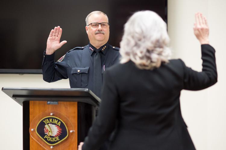 Matthew Murray sworn in as Yakima's new police chief | Local ...