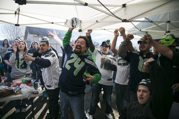 Local Seahawks fans know how to party (photos/video) | Local ...