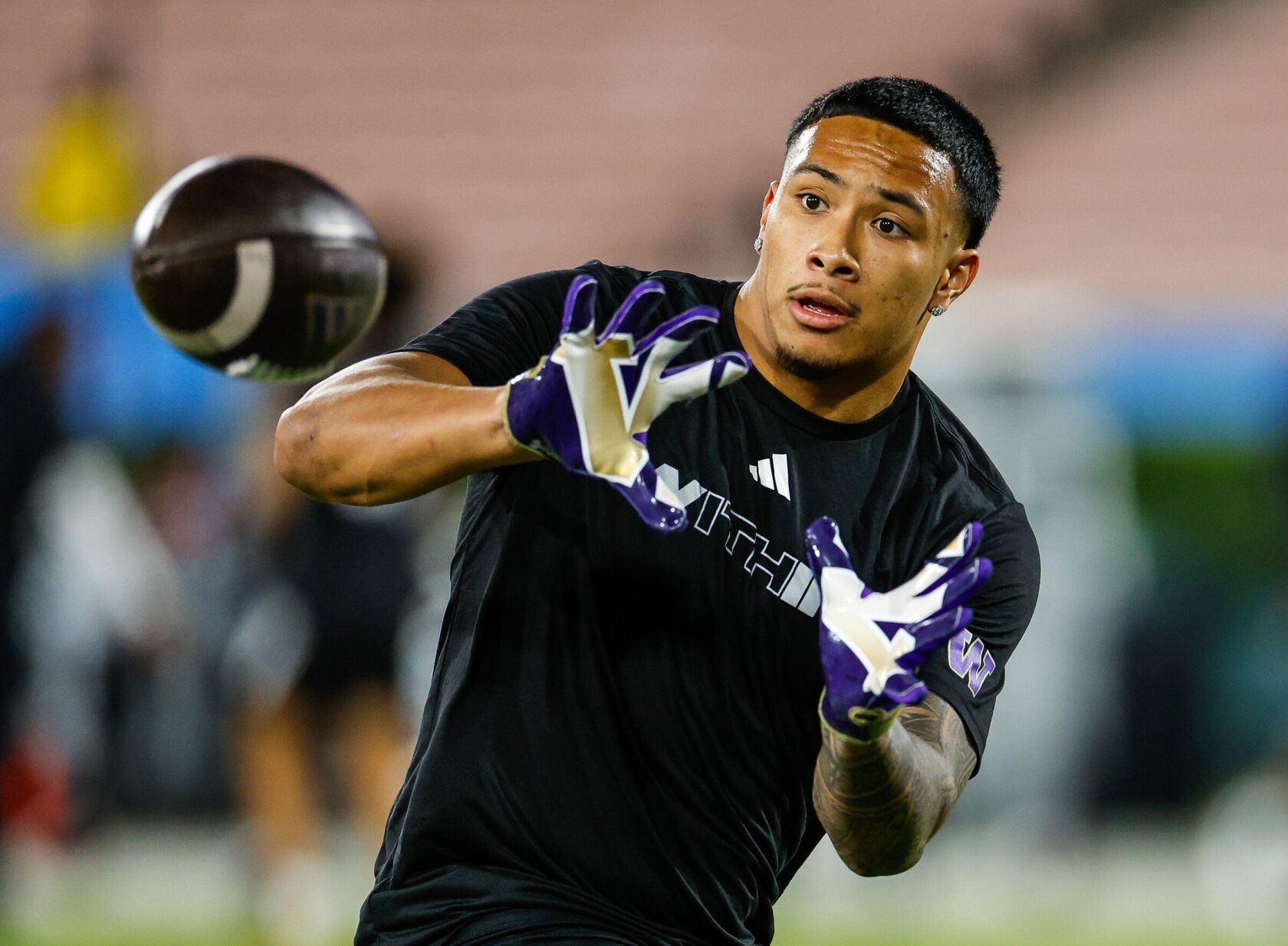 Why Washington Husky LB Jacob Manu won’t play against No. 7 Oregon | UW ...