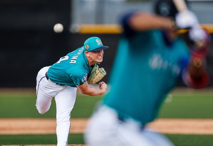 Photos: Mariners hold first full-squad spring training practice ...