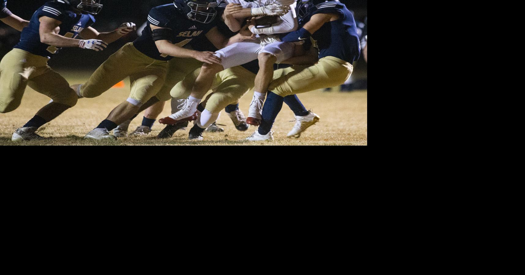 Selah football sees progress in 17-6 CWAC victory over Ellensburg ...