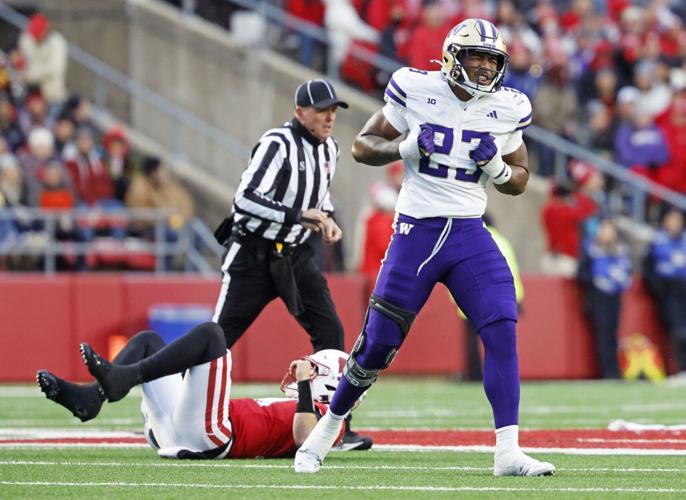 Photos: Washington Huskies take on Wisconsin | UW Sports | yakimaherald.com