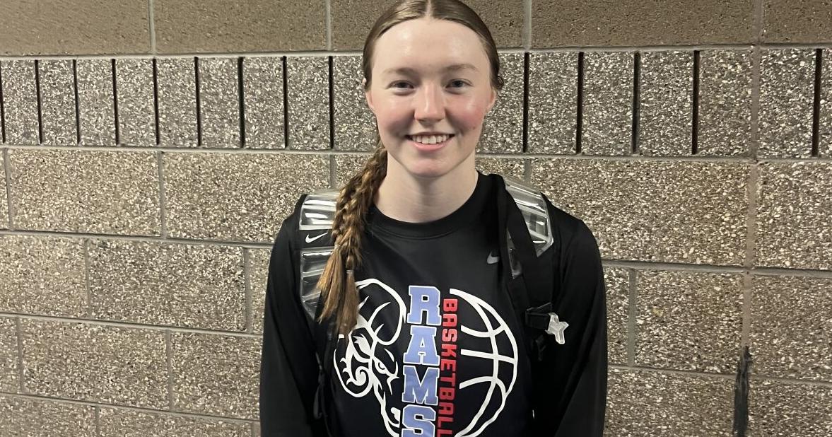 West Valley girls knock down big shots to hold off Eisenhower comeback | Sports | yakimaherald.com