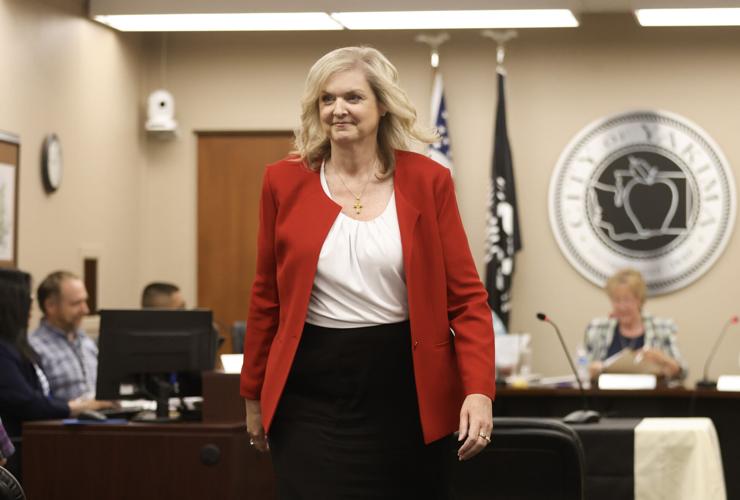 Yakima Council votes 7-0 to hire Vicki Baker as city manager ...