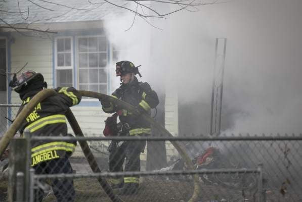 Two men hurt in fast-spreading Yakima house fire | Local | yakimaherald.com