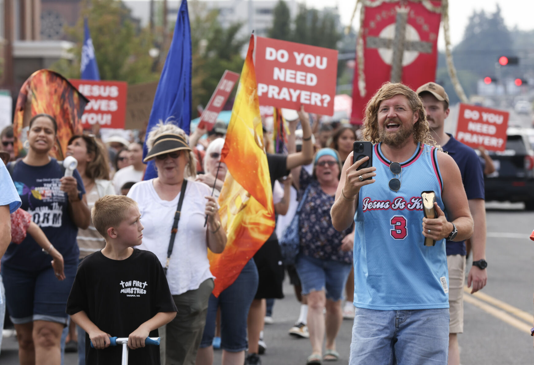 Hundreds gather for Christian march in downtown Yakima | Local ...