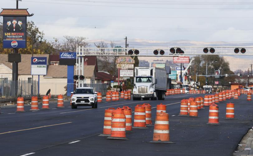 Yakima pushes to finish road projects on North 1st; Fruitvale ...