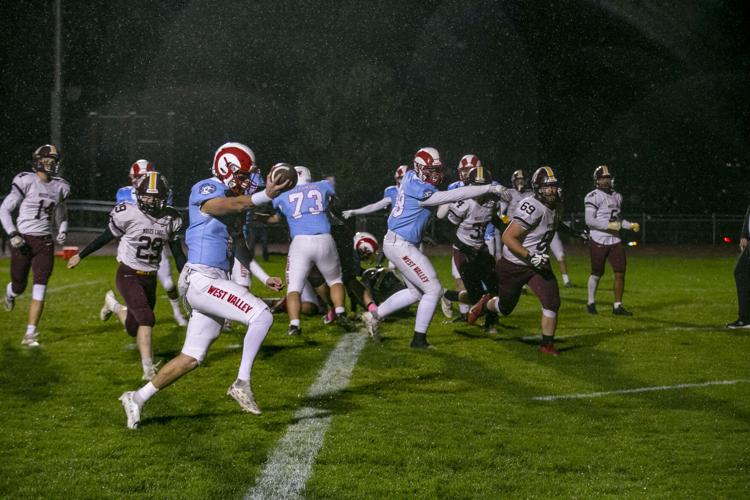 West Valley knocks off defending champion Moses Lake 41-35 | Prep ...