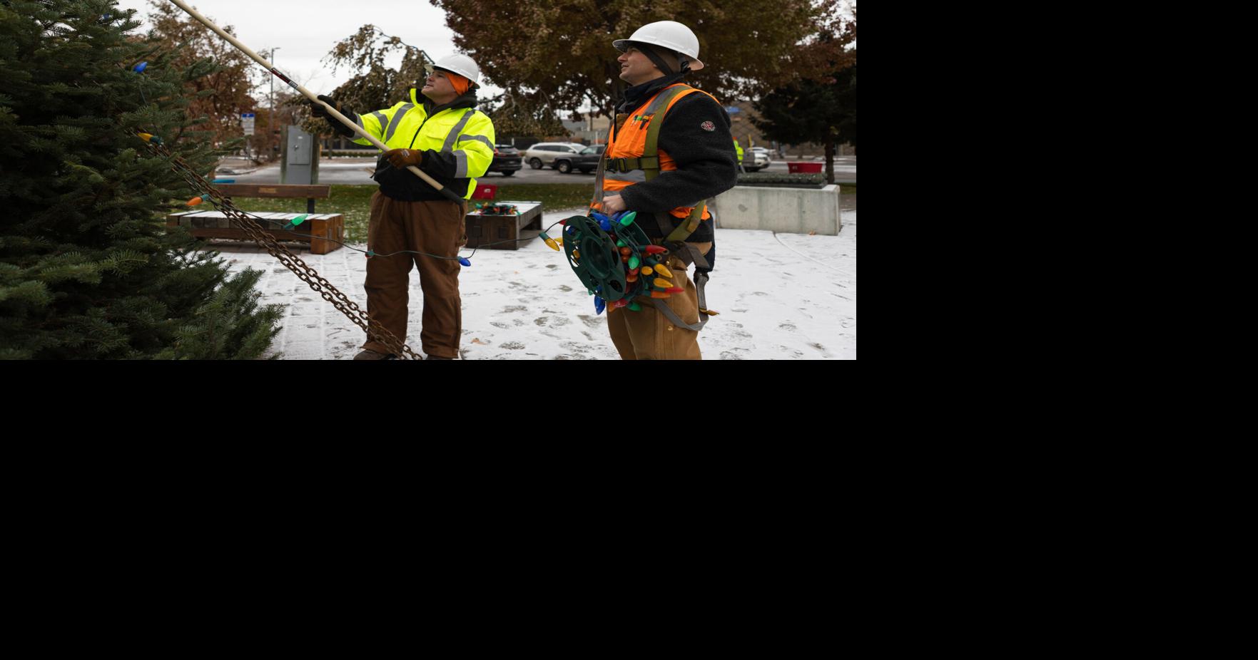PHOTOS: Community Christmas tree decorating | News Photos ...