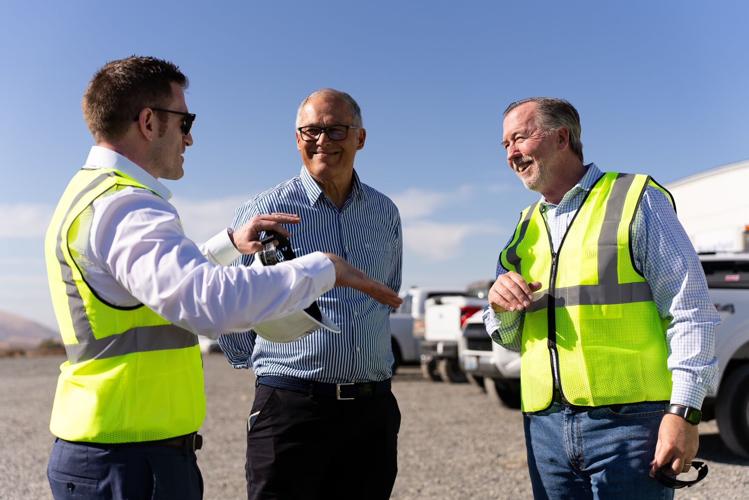 Wautoma solar proposal moves ahead as Inslee tours Yakima County solar ...
