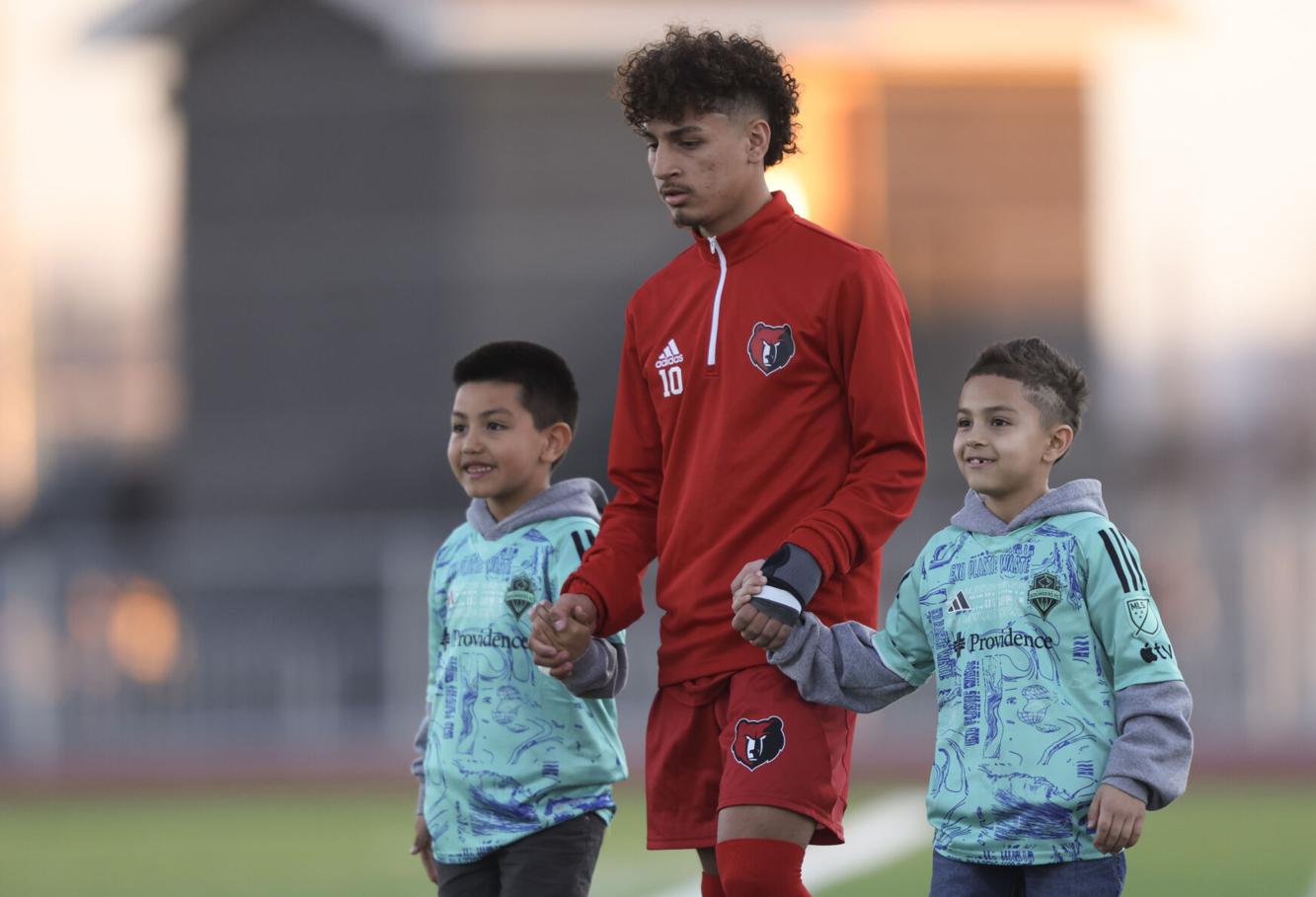 PHOTOS: Davis boys defeat Sunnyside 2-0 in soccer | Photos and Videos ...