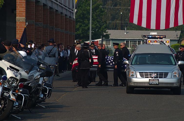 Yakima police Sgt. Deccio remembered as a family man, leader at ...