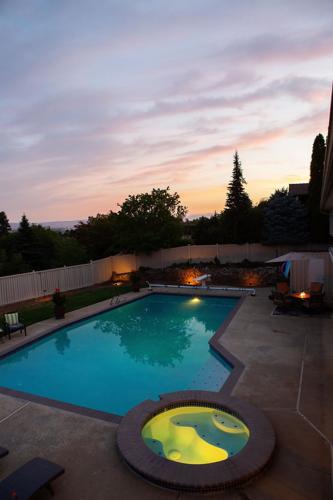 Yakima Abode: The call of a swimming pool | Magazine | yakimaherald.com